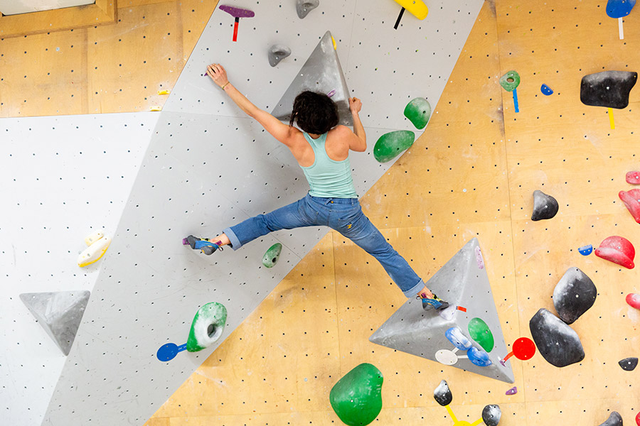 L'escalade pour les adultes | The Roof Rennes