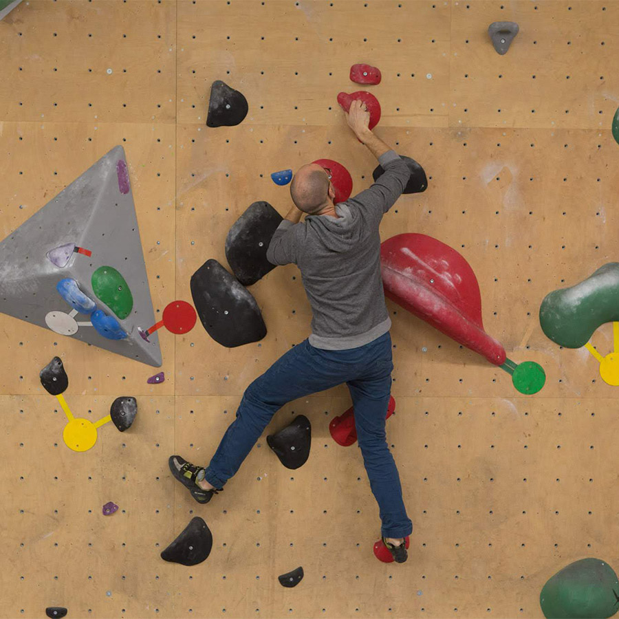 L'escalade pour les adultes | The Roof Rennes